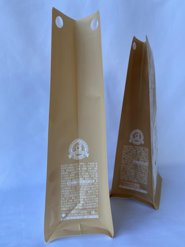 Quad Bottom Food Packaging Pouches Disposable Stand Up Plastic Bags